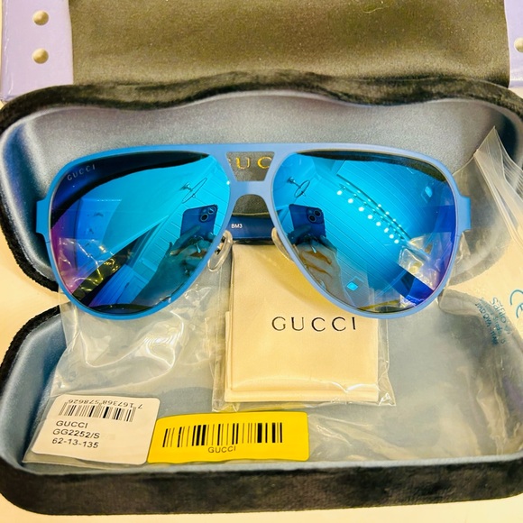 Gucci | Accessories | Gucci Unisex Blue Mirror Aviator Sunglasses ...